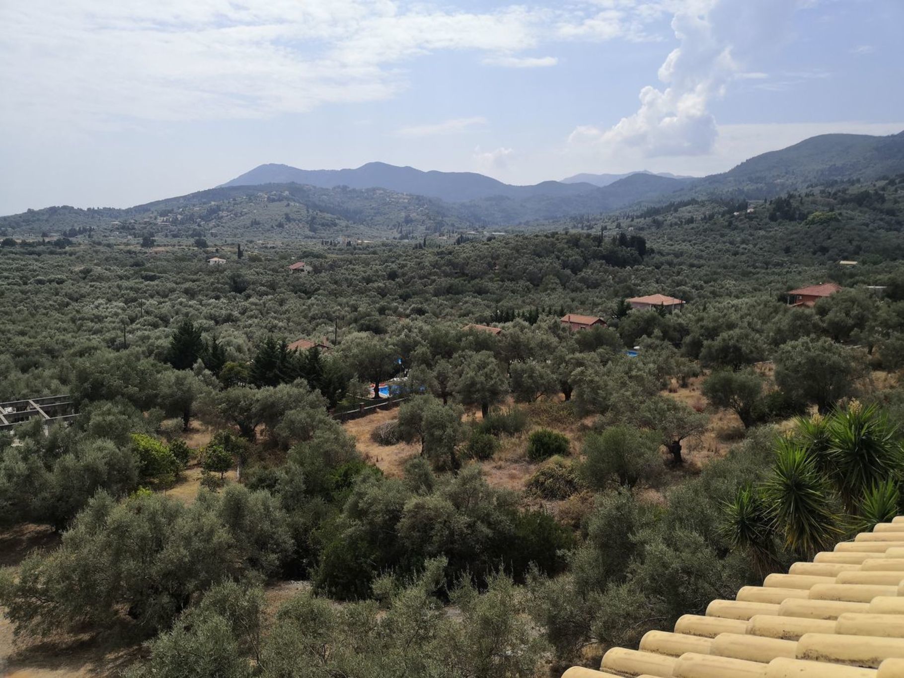 Kariotes: panoramic plot for sale, beautiful views 300 m from the