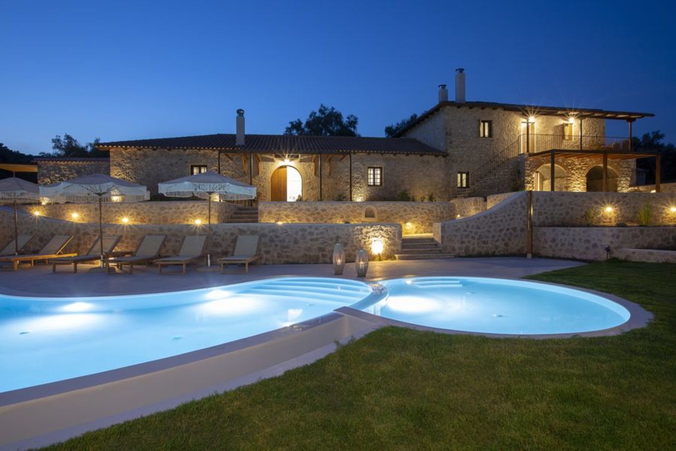 Luxury villa ideal for large groups and family vacation! in