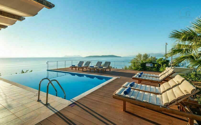 Seafront Karavi Villa - 270 degrees view & private sea access in
