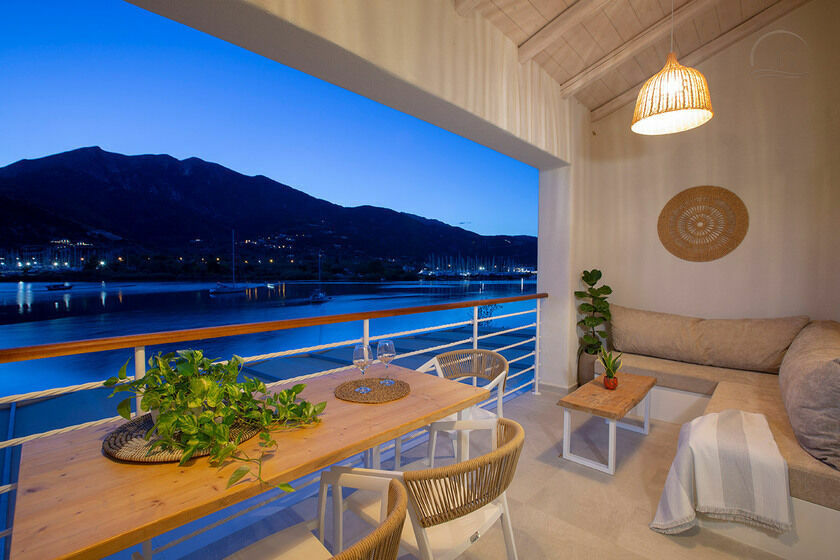 Villa Unalome – Seafront Luxury in the Picturesque Bay of Vlicho in