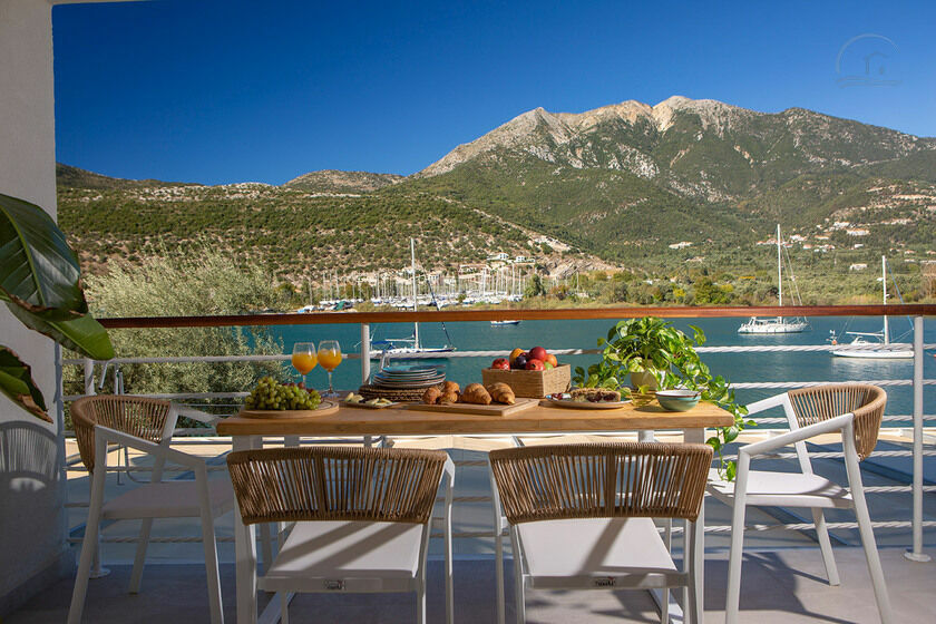 Villa Unalome – Seafront Luxury in the Picturesque Bay of Vlicho in